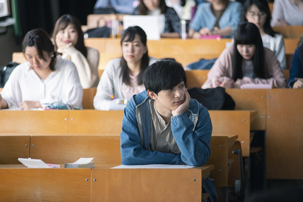 Blue, Painful, Fragile (青くて痛くて脆い, Shunsuke Kariyama, 2020) – Windows on ...